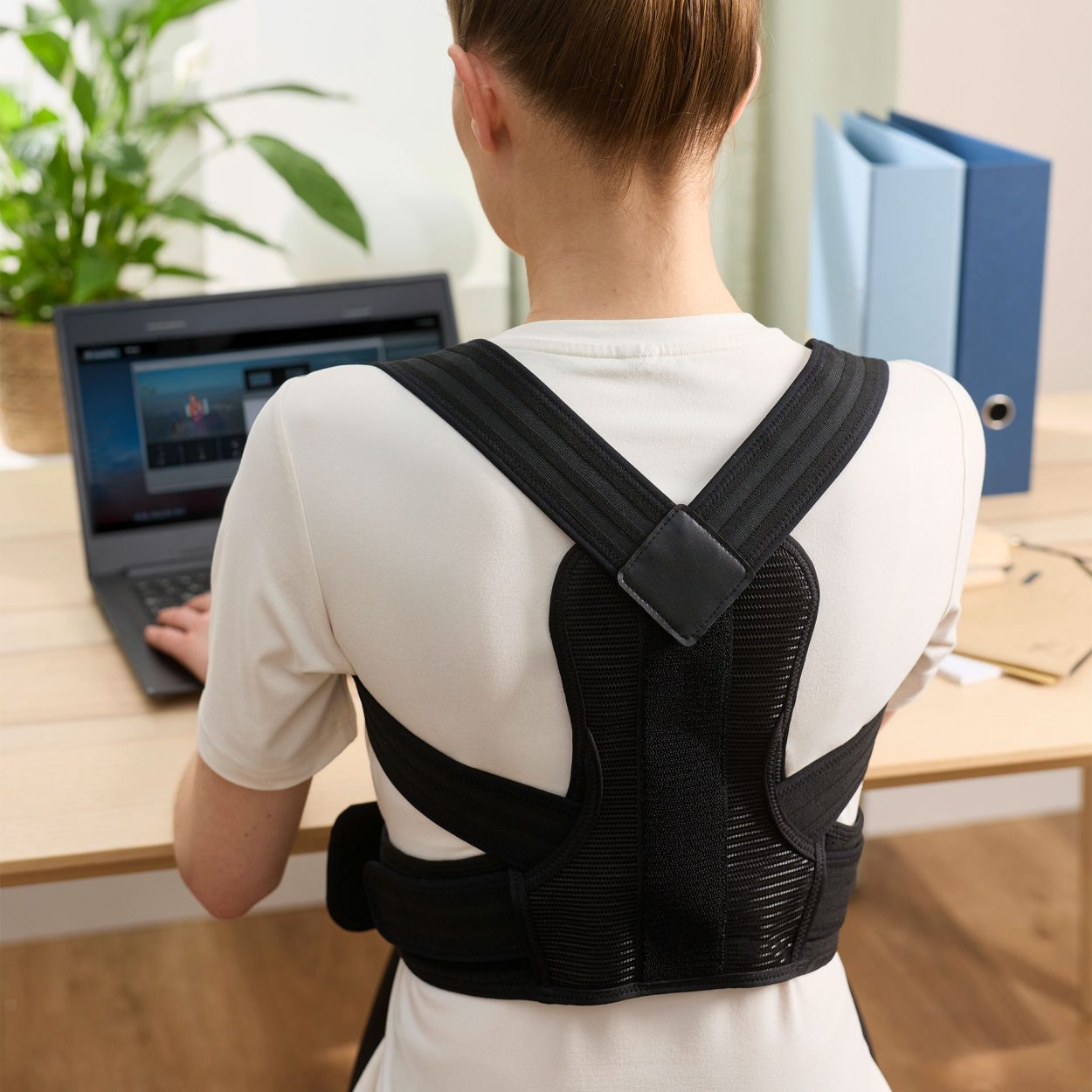 Entraîneur de posture CRANE® bon marché chez ALDI