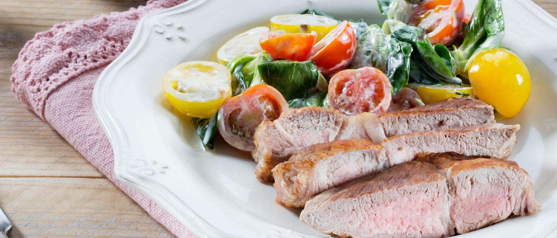 Spiering met gebakken krielaardappelen, veldsla en blackwellsaus