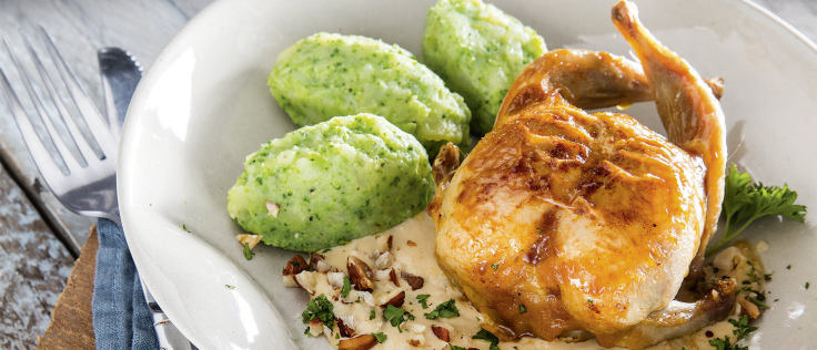 Gevulde kwartels met broccolipuree en hazelnoot-mosterdroomsaus